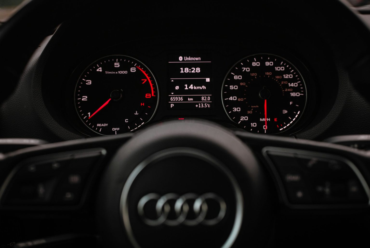 Das Armaturenbrett eines Autos – Pkw Teile