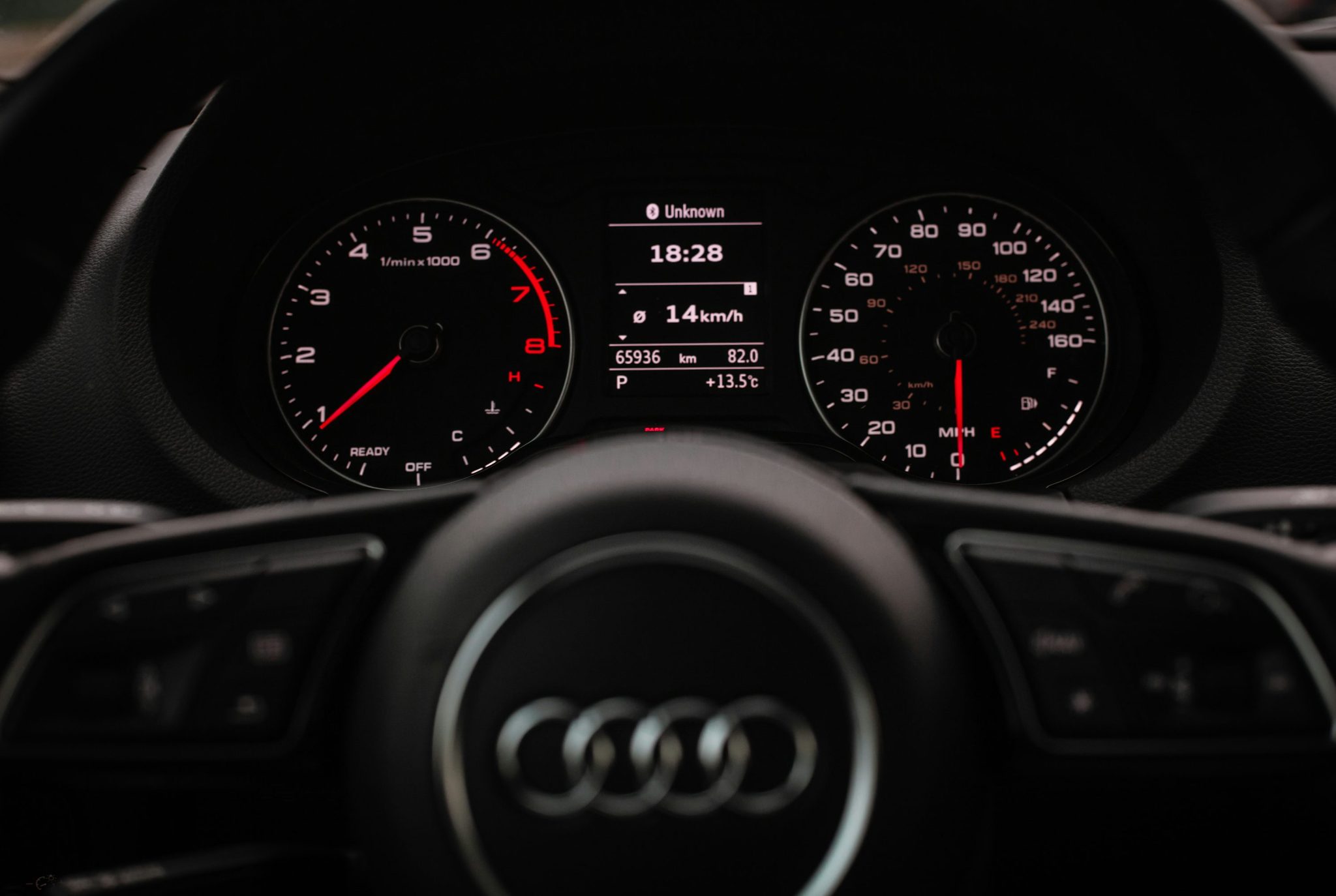 Das Armaturenbrett eines Autos – Pkw Teile